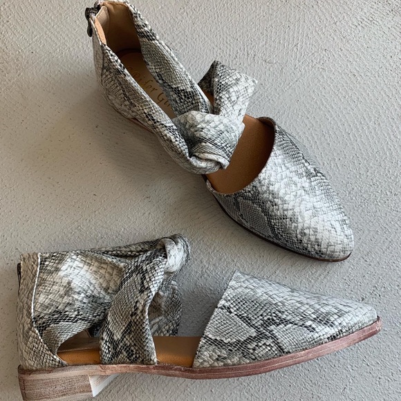 Qupid | Shoes | Snake Print Shoes With Back Zipper | Poshmark